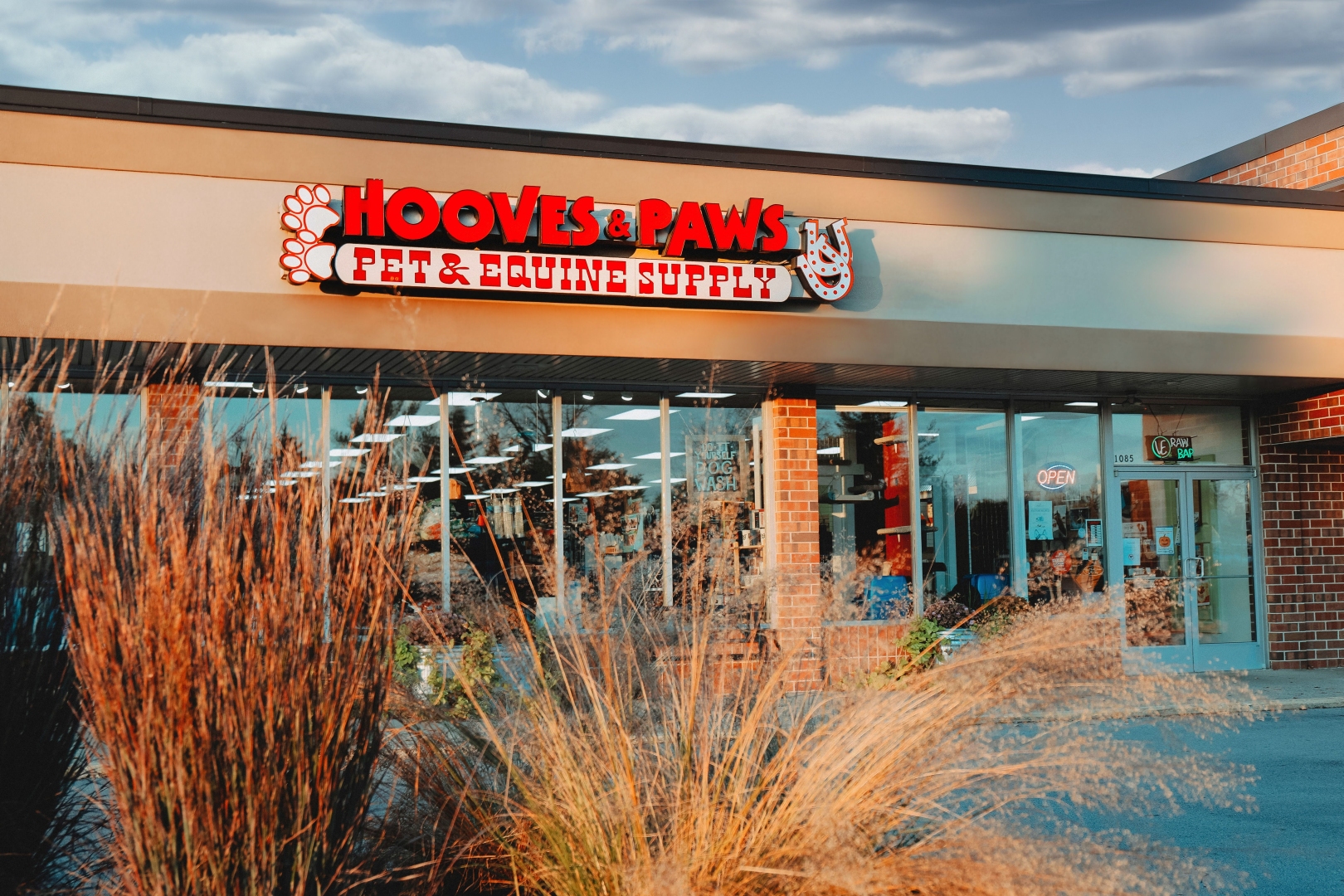 About Us | Hooves & Paws Pets
